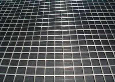 China Messgerät 10 galvanisierte Stahl-Mesh Rolls, PVC beschichtetes Eisen geschweißtes Loch Draht-Zaun-Roll 1/2 zu verkaufen