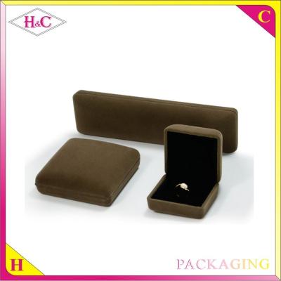 China Luxury velvet box for jewelry packaging box for sale