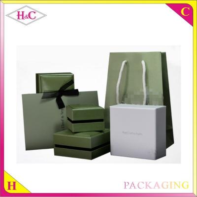 China Luxury paper jewelry box and velvet jewelry packaging box for sale