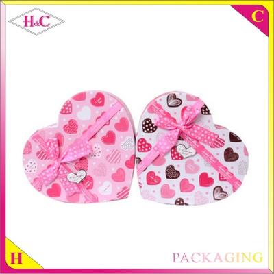 China Luxury handmade heart-shaped paper gift packaging box for sale