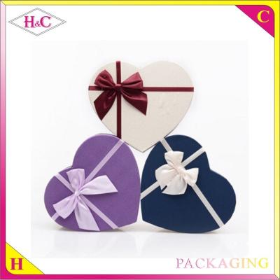 China Handmade korean style reusable heart-shaped paper gift packaging box for sale