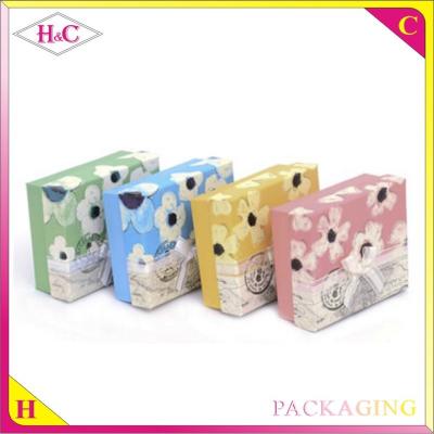 China Luxury oil painting reusable paper gift gift box with ribbon for sale
