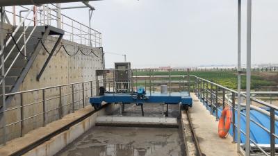 China Lightweight Truss Traveling Mud Scraper For Sludge Suction And Sewage Treatment for sale