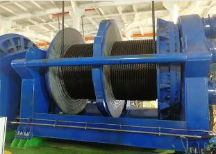 Cina 50 tonnellate di viti marine elettriche con grande capacità di corda, tamburi a doppia scanalatura in vendita