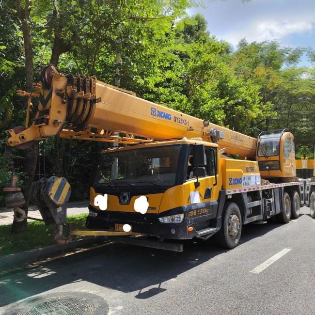 Xugong Mobile Crane 25K5 Model Used Heavy Equipment