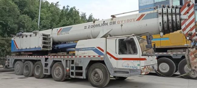 Used Zoomlion 130 Tons Truck Crane Mobile Lifting Machine