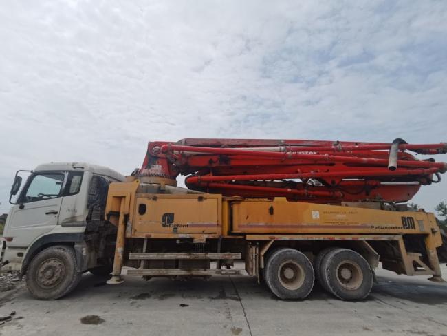 Putzmeister Used Heavy Equipment M42 Used Concrete Pump with 5 Boom Sections