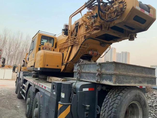 2018 Xg 90ton Truck-Mounted Telescopic Crane Mobile Crane