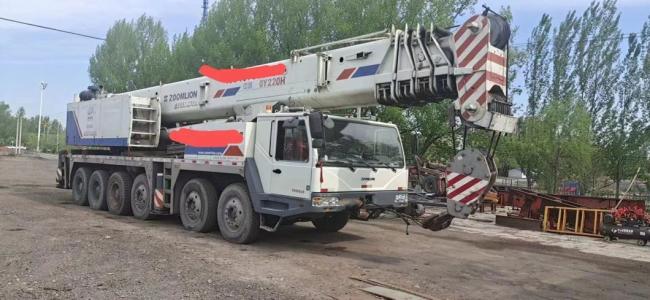 2018 Zoomlion 220ton Construction Machinery Moblei Crane Hoist Crane