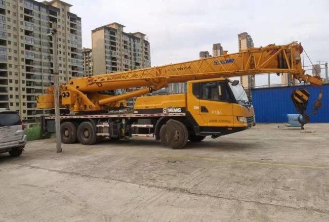 2018 Xg Truck Crane of 25 Ton
