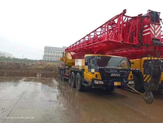 Second-Hand 80 Ton Truck Mounted Crane in Very Good Condition Low Working Hours