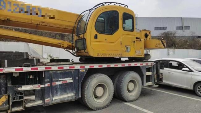 Truck-Mounted Telescopic Crane 25ton Truck Crane Lifting Equipment