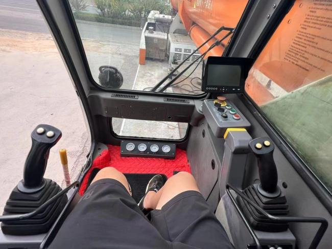 2015 Zoomlion 80t Used Mobile Crane Truck Crane for Sell at Low Price