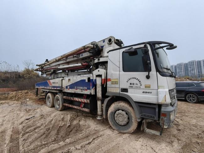 2013 Used Heavy Equipment Zoomlion 37m Cement Pump for Sale