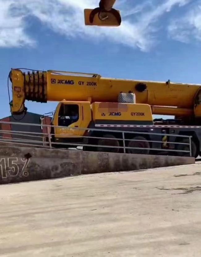 2008 Good Original Condiiton Xg Qy130K 130t Truck Crane Mobiel Crane Hydraulic Crane for Sale at Low Price