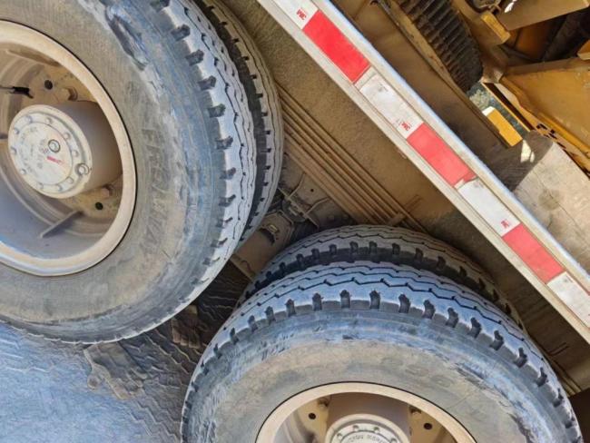 15 Years Xg 50 Tons of Car Crane to Sell Affordable Condition