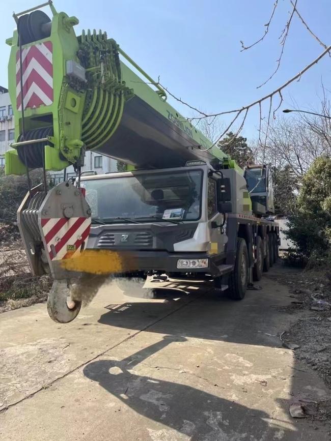 Zoomlion Heavy Industry Mobile Crane 200 Tons of Construction Equipment