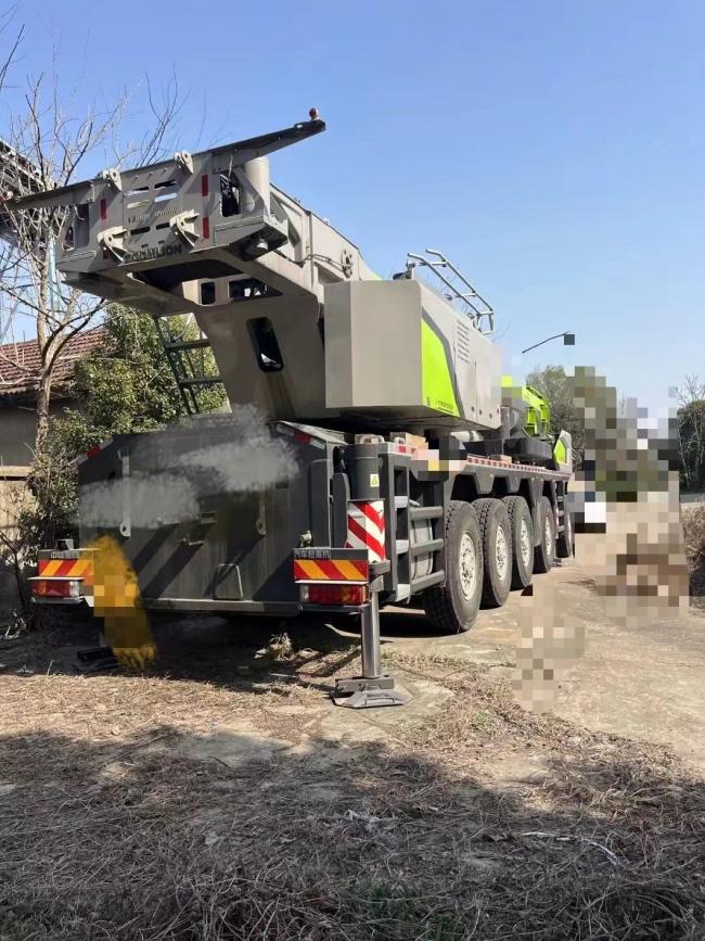 Zoomlion Heavy Industry Mobile Crane 200 Tons of Construction Equipment