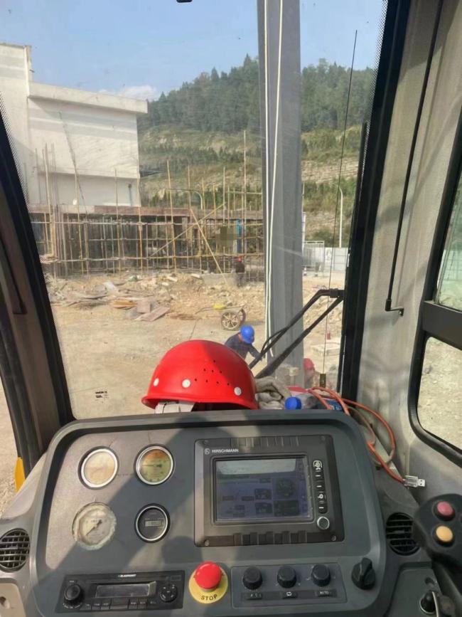 Xg Small Mobile Crane 25 Tons for Sale, If Necessary, Please Send Inquiry