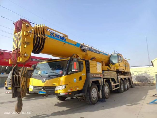 17 Years Xc Mg Mobile Crane 130 Tons of The Company′s Inventory Direct Sales