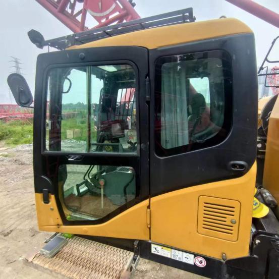 18 Years Sy Crawler Crane 135 Tons of Maximum Lifting