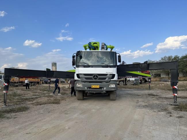 2013 Zoomlion 56m Used Concrete Boom Pump Truck Pump on Sale