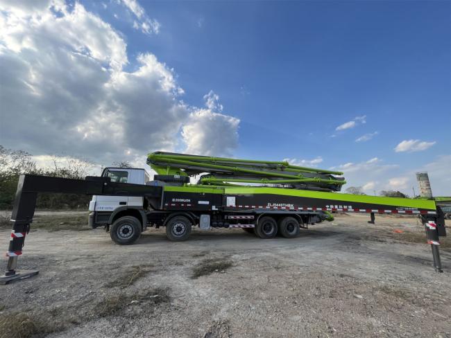 2013 Zoomlion 56m Used Concrete Boom Pump Truck Pump on Sale