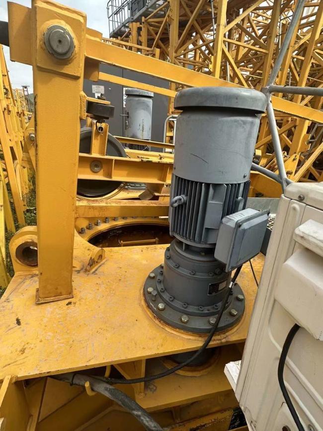 21 Zhonglian 6515-8 Tower Crane, The Overall Standard Section Height of 40.5 Meters