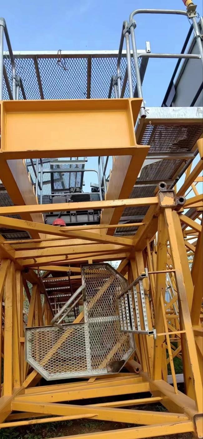 Sell Used 19 and 20 Year Zoomlion Flat Head Tower Crane