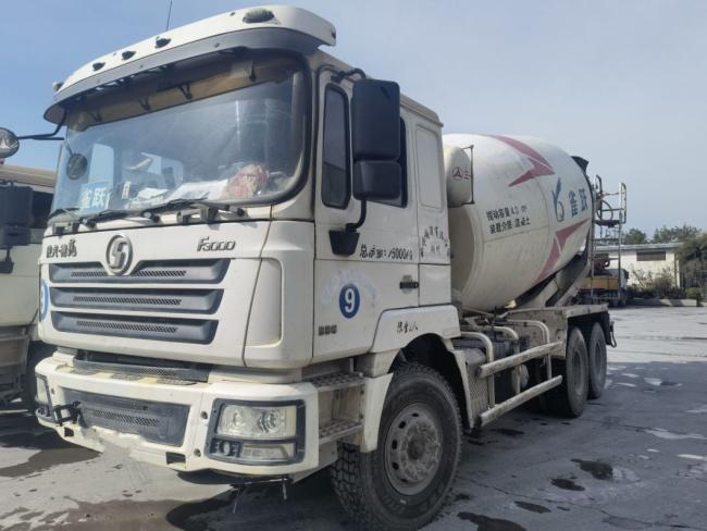 Used HOWO Batching Plate Ready-Mix Concrete Company Shacman in Stock