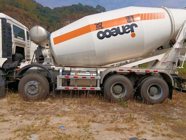 2021 New Concrete-Mixer Truck HOWO Chassis Concrete Mixing Plant