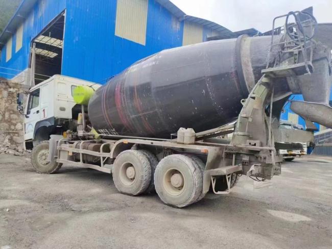 Factroy Delivery 2017 Zoomlion Construction Equipment Concrete-Mixer Truck 12 Cbm