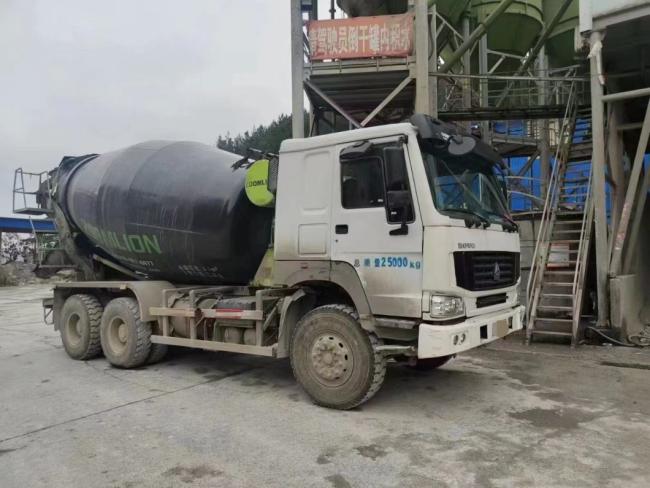 Factroy Delivery 2017 Zoomlion Construction Equipment Concrete-Mixer Truck 12 Cbm