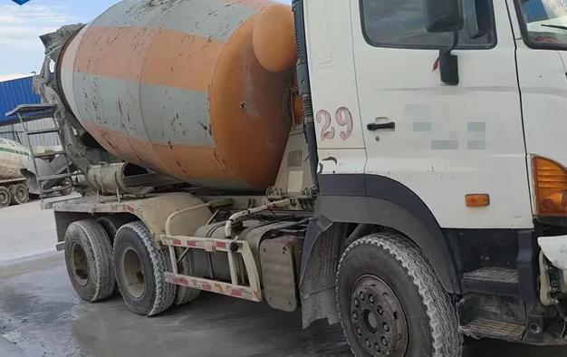 2013 Heavy Equipment 10cbm Concrete Mixer Truck Discount for Sale