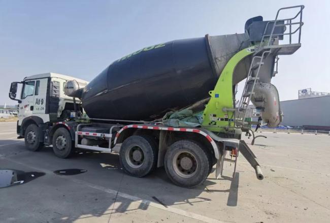20 Years 12 Cbm Concrete Mixer Truck Construction Machinery Under Very Good Condition
