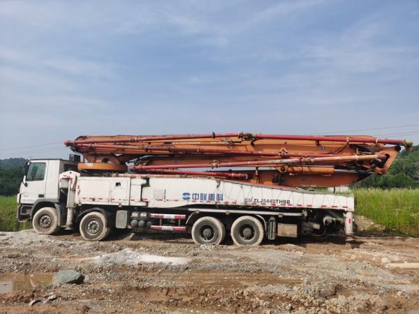 Quality Zoomlion 56m Used Machinery Concrete Pump for Ready Mix White and Large Capacity for sale