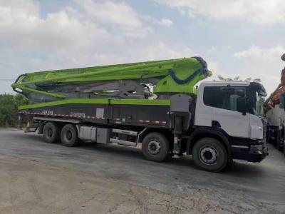 Cina Offerta speciale Bianco usato Zoomlion 56m Pompa di cemento con camion di ristrutturazione in vendita