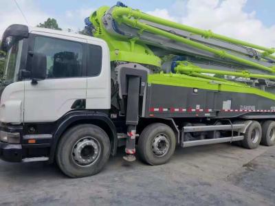 Cina Offerta speciale Bianco usato Zoomlion 56m Pompa di cemento con camion di ristrutturazione in vendita