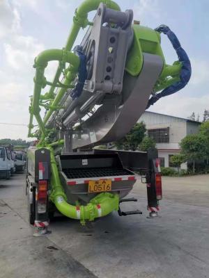 Cina Offerta speciale Bianco usato Zoomlion 56m Pompa di cemento con camion di ristrutturazione in vendita