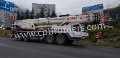 중국 2014 Zoomlion Qy80V 접는 수압 전지구용 트럭 크레인 판매용