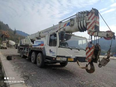 China Zoomlion 50 ton alle terreinen gebruikte vrachtwagen kraan QY55V mobiele kraan 2012 Maximaal hefgewicht 16t Te koop