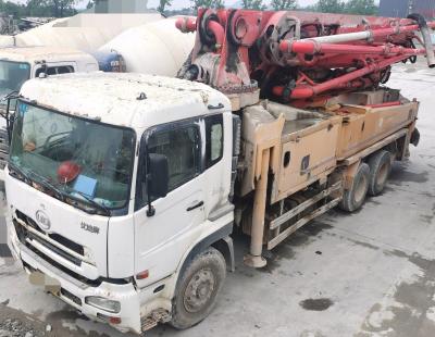 中国 Putzmeisterは5つのブームセクションを持つコンクリートポンプM42を使用しました.理論的な出力 140 M3/H 販売のため