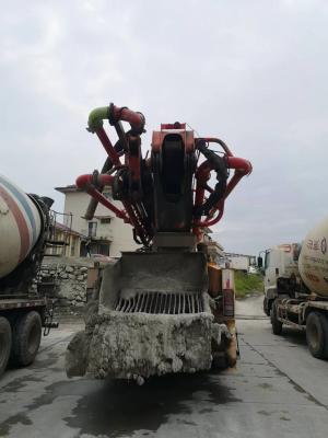 中国 Putzmeisterは5つのブームセクションを持つコンクリートポンプM42を使用しました.理論的な出力 140 M3/H 販売のため