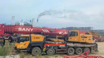 Chine Crane télescopique rouge de 100 tonnes pour camions courts certifiée ISO9001 à vendre