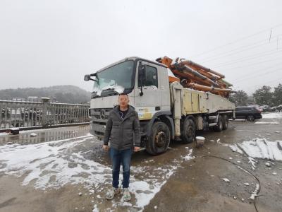 中国 中古品 ズームリオン 52メートル 56メートル コンクリートポンプトラック 半乾式ショットコンクリート 販売のため