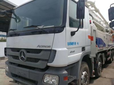 중국 줌밀리온 52m 사용 된 콘크리트 펌프 트럭 높은 생산성 및 2.6mm 진동 진폭 판매용