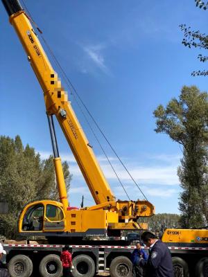China Gebruikte mobiele kraan van 100 ton met een maximale hefhoogte van 40 m en in goede staat Te koop