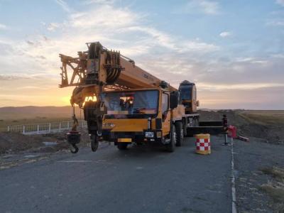 China 2014 Xg 50ton Gebruikte vrachtwagen kraan mobiele kraan hefkraan vouwbaar en gemakkelijk te vervoeren Te koop