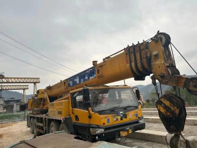 China Geel 2013 Xg Gebruikte vrachtwagen kraan Mobiele kraan Consturciton apparatuur Naverkoopservice Te koop