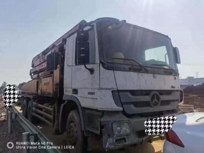 Chine Pompes à béton montées sur un camion de béton semi-sec de 38 mètres avec sortie haute/faible pression à vendre